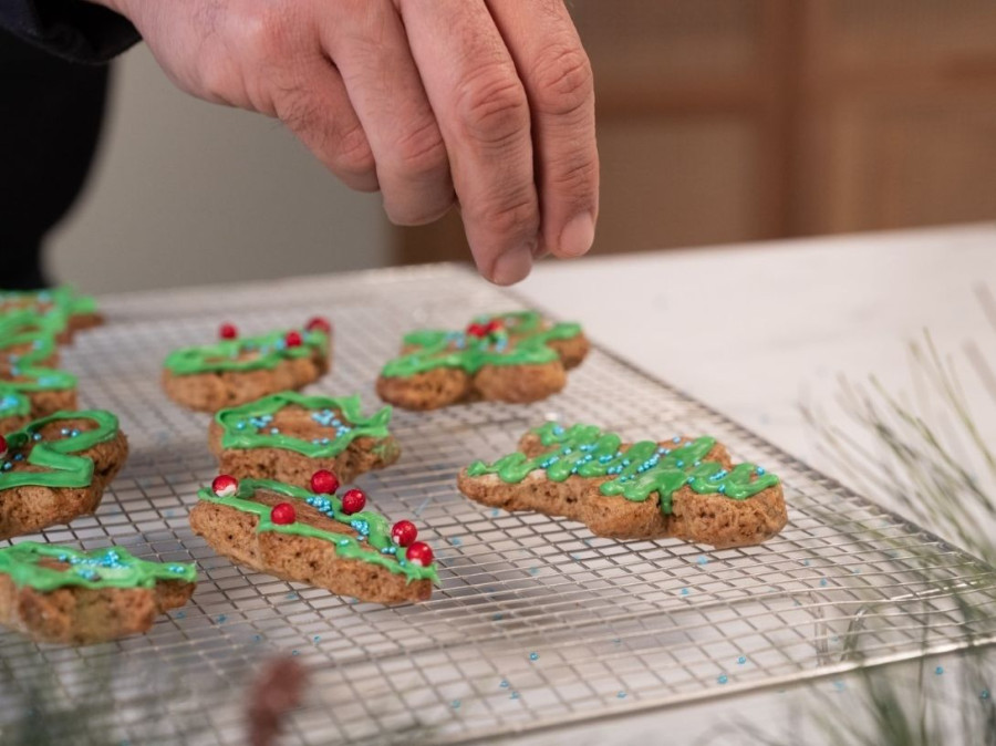 Gingerbread cookies: Τα πιο μυρωδάτα χριστουγεννιάτικα μπισκότα με ...