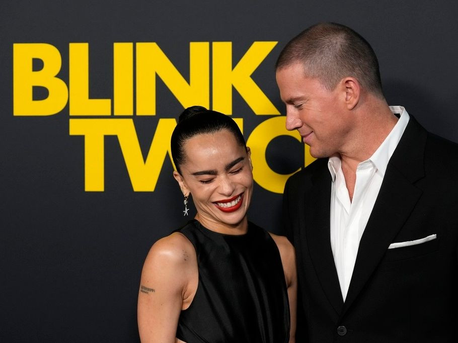 Η Zoe Kravitz ξεπέρασε τον Channing Tatum με τον Noah Centineo κι εμείς ...