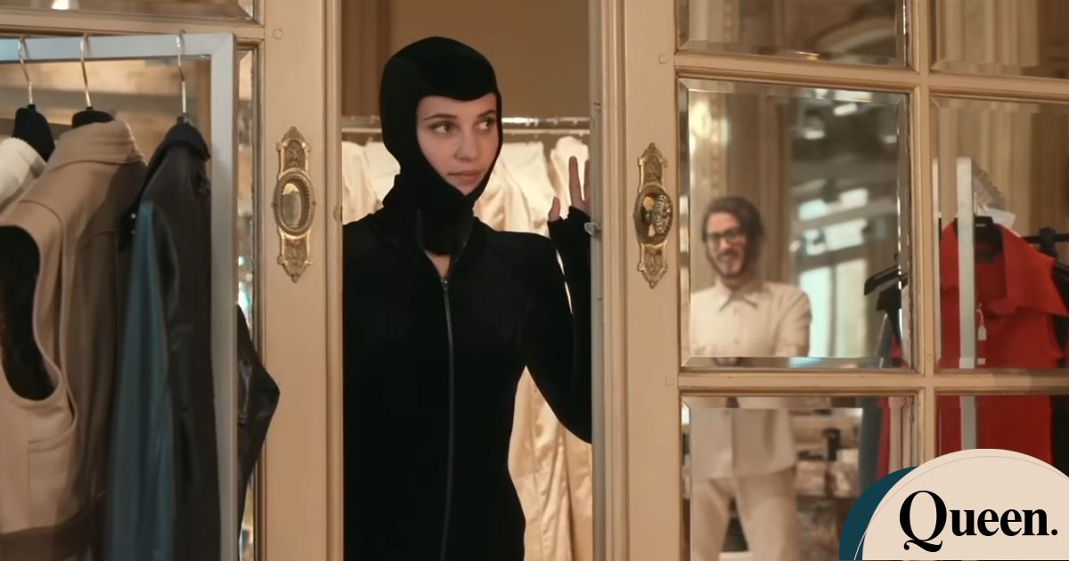 Η Alicia Vikander πρωταγωνίστρια στην αδιανόητα meta σειρά Irma Vep ...